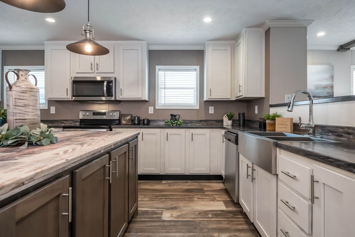 Ruby (Bravo) by Hamilton Home Builders | Mobile Home Made Easy